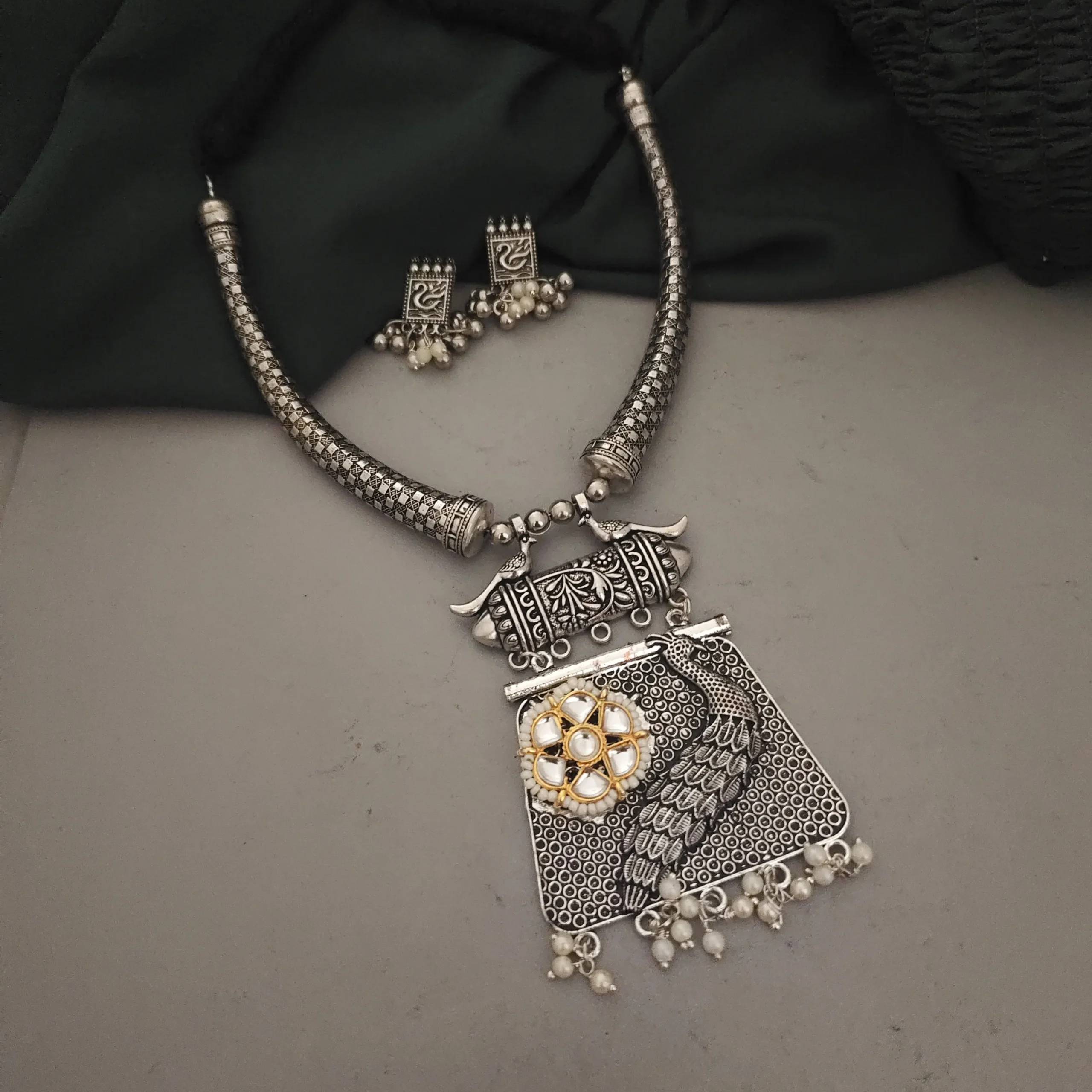 Exquisite Peacock Hasli Necklace Set - Glamaya